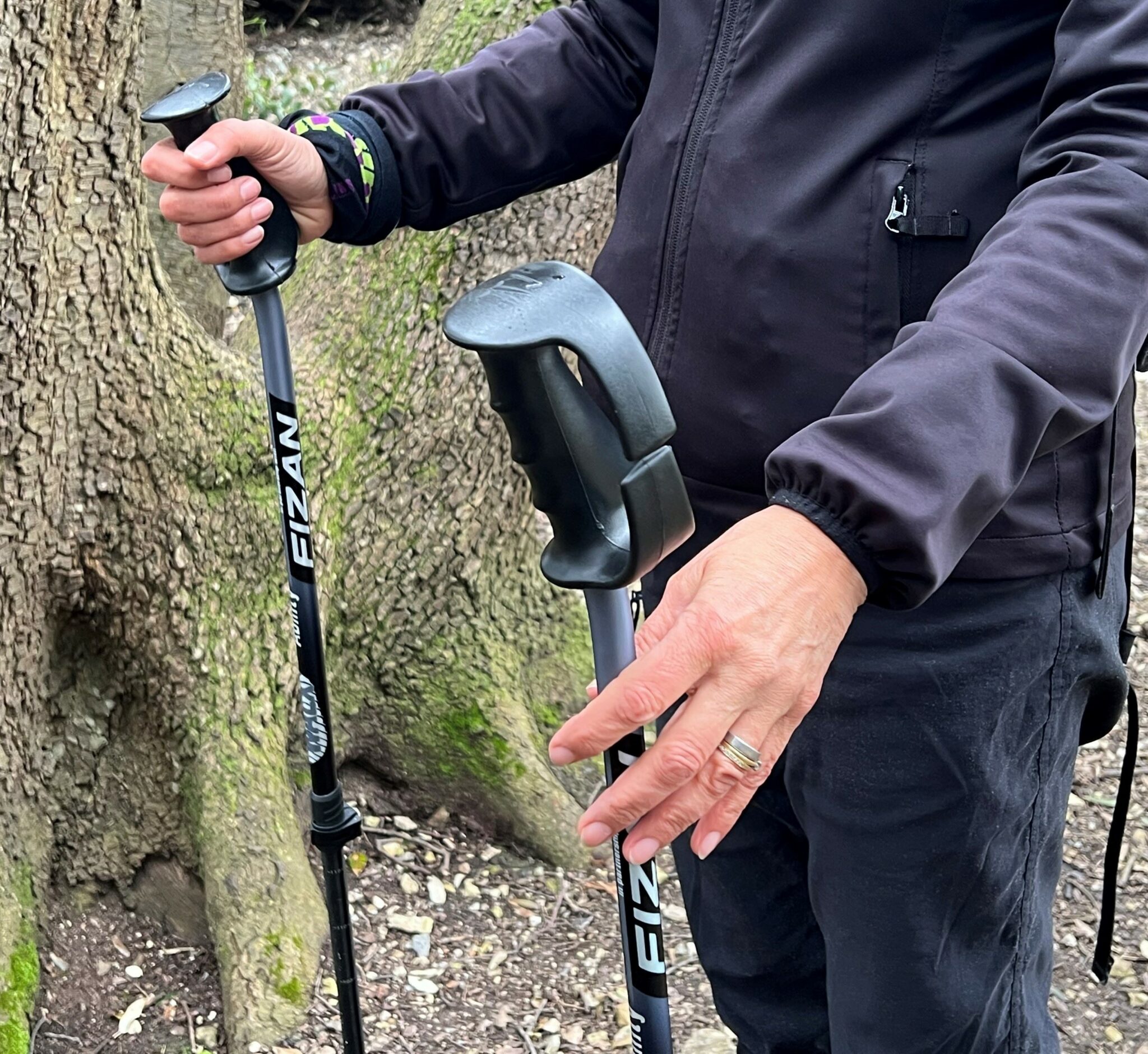 Poles aid hip & knee recovery